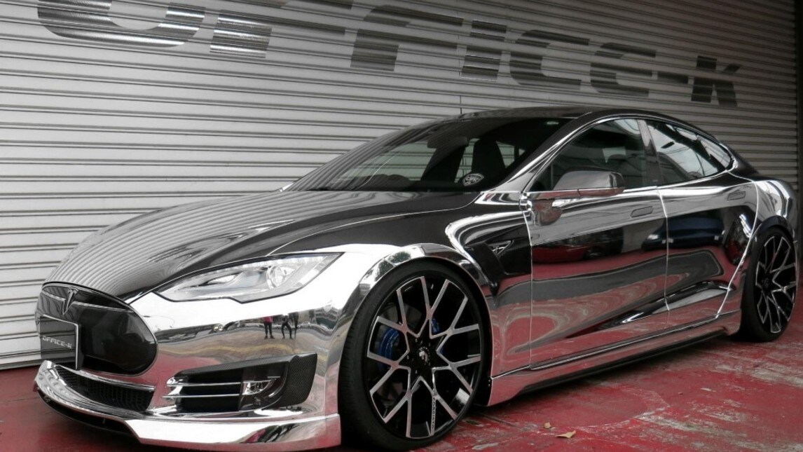 Tesla Model S tuning, argento vivo - Auto.it