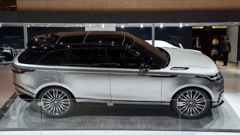 Range Rover Velar, SUV di lusso e hi-tech - Auto.it