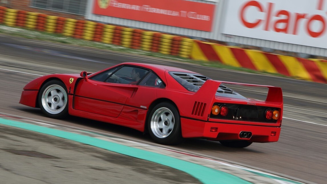Ferrari F40, la prova a Fiorano - Auto.it