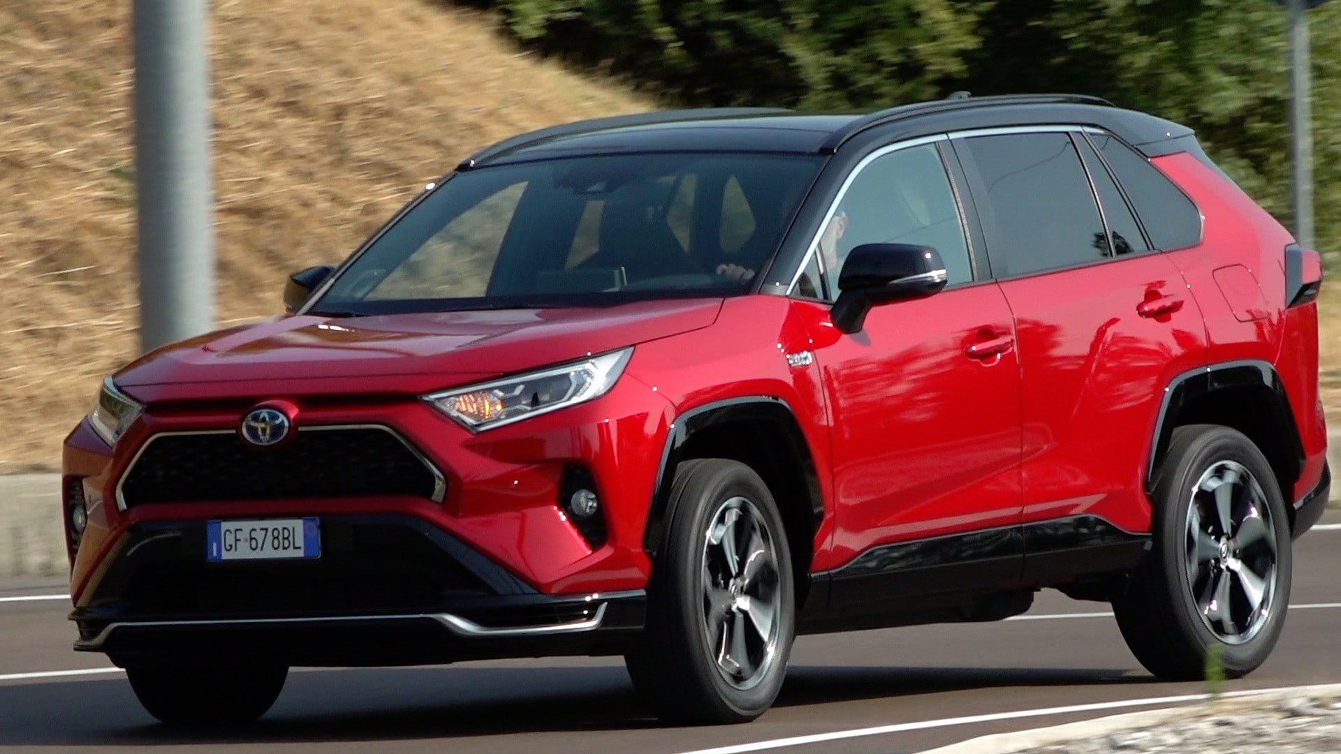 Toyota Rav4 Plug in, l'elettrica dal comfort stellare: il test drive ...