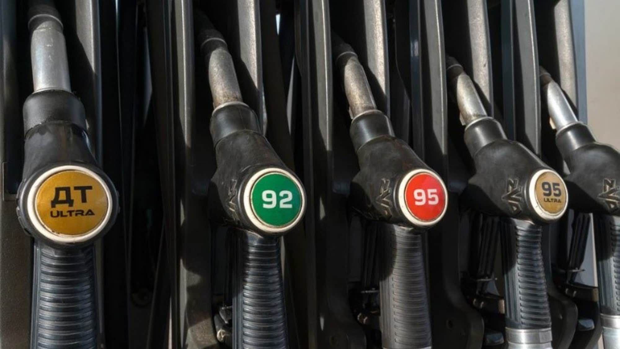 Caro carburanti, continua la discesa dei prezzi: la benzina al self è ...