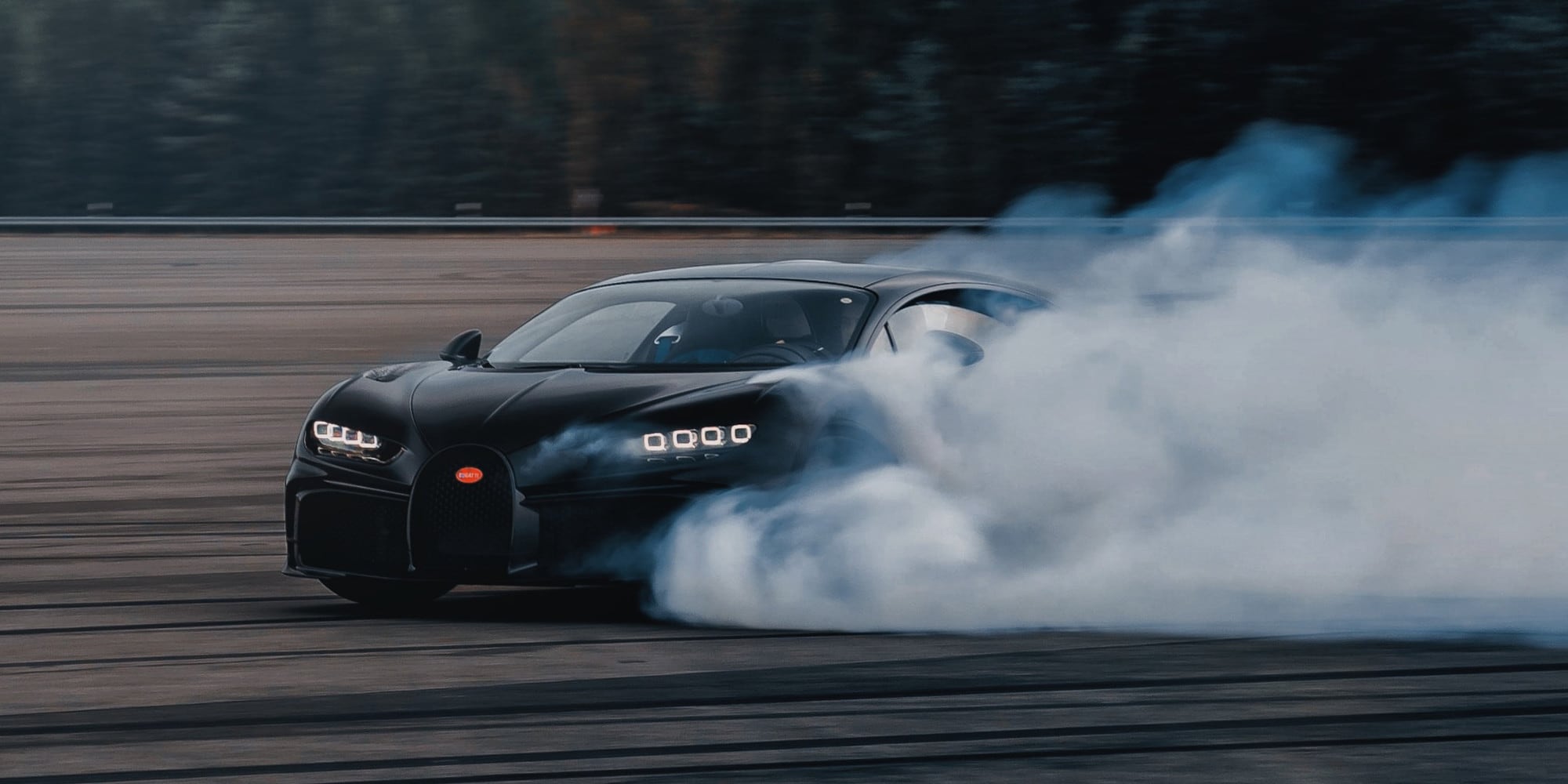 Bugatti Chiron, spettacolo drift per l'hypercar da 3 milioni di euro ...