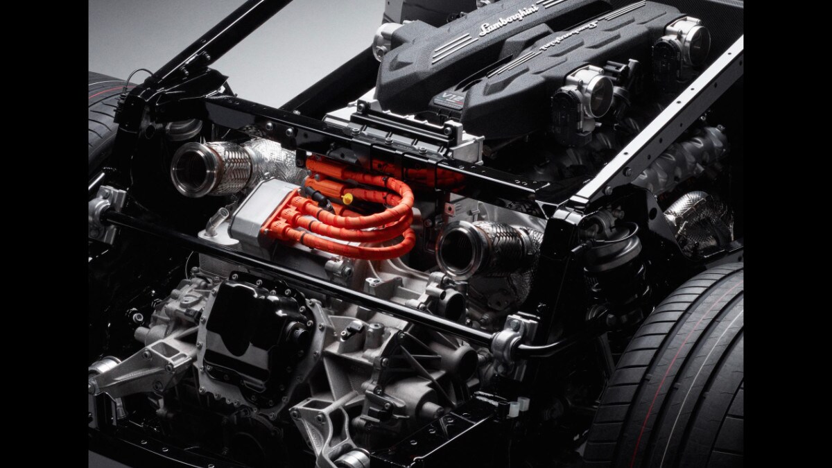Lamborghini V12 ibrida plug-in, le caratteristiche "inedite" di motore ...