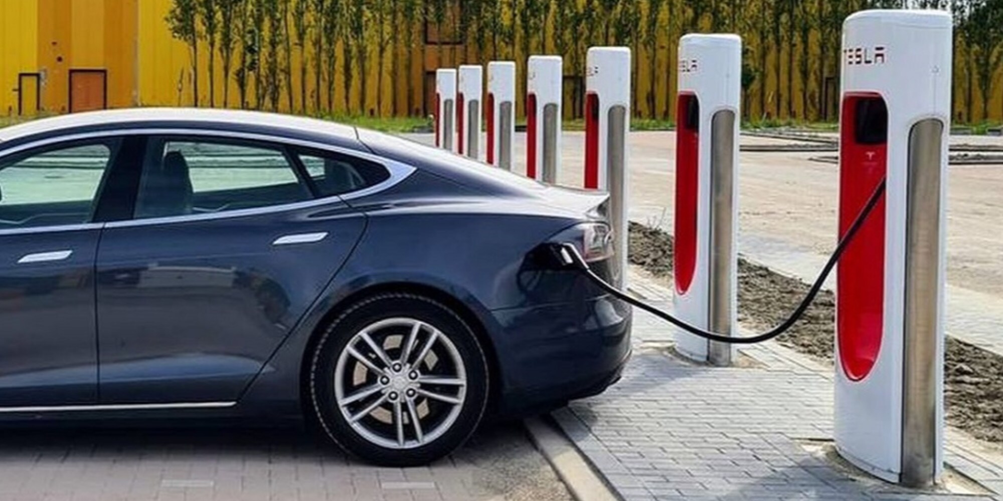 Stellantis come Ford: pronta a usare i Supercharger di Tesla | Auto.it