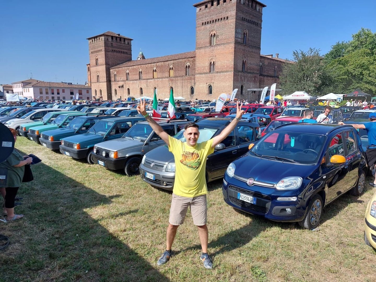 Tributo d'amore: oltre 1.000 Panda a Pandino | Auto.it