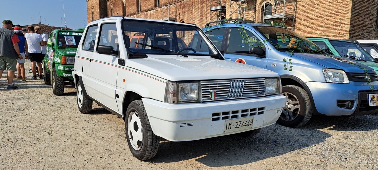 Tributo d'amore: oltre 1.000 Panda a Pandino | Auto.it