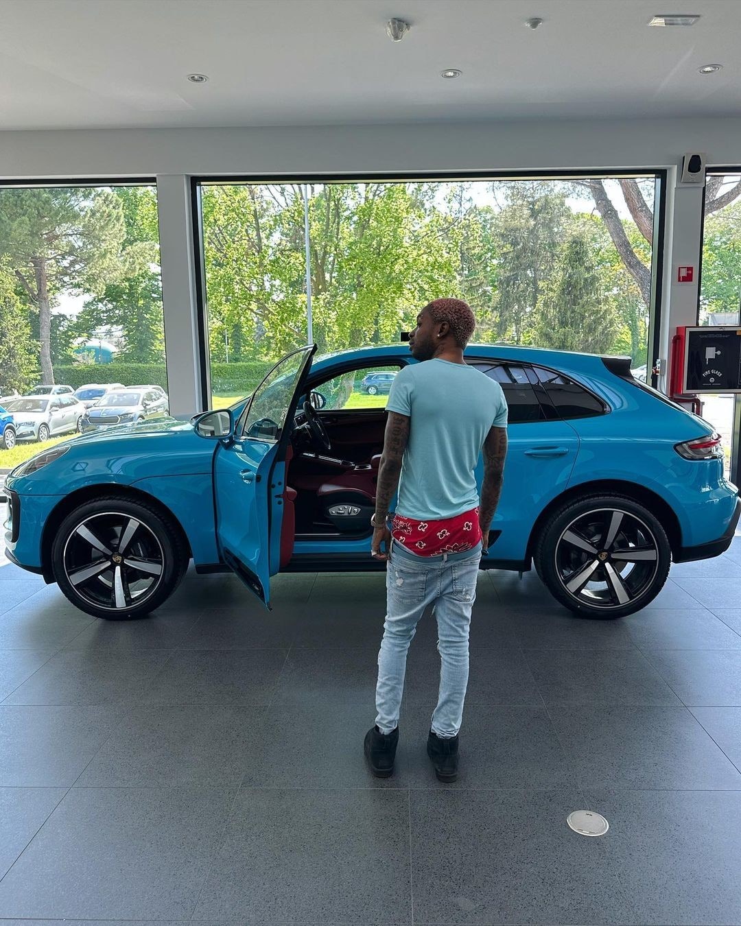 Nuova Porsche da 100mila euro per il rapper Bello FiGo | Auto.it