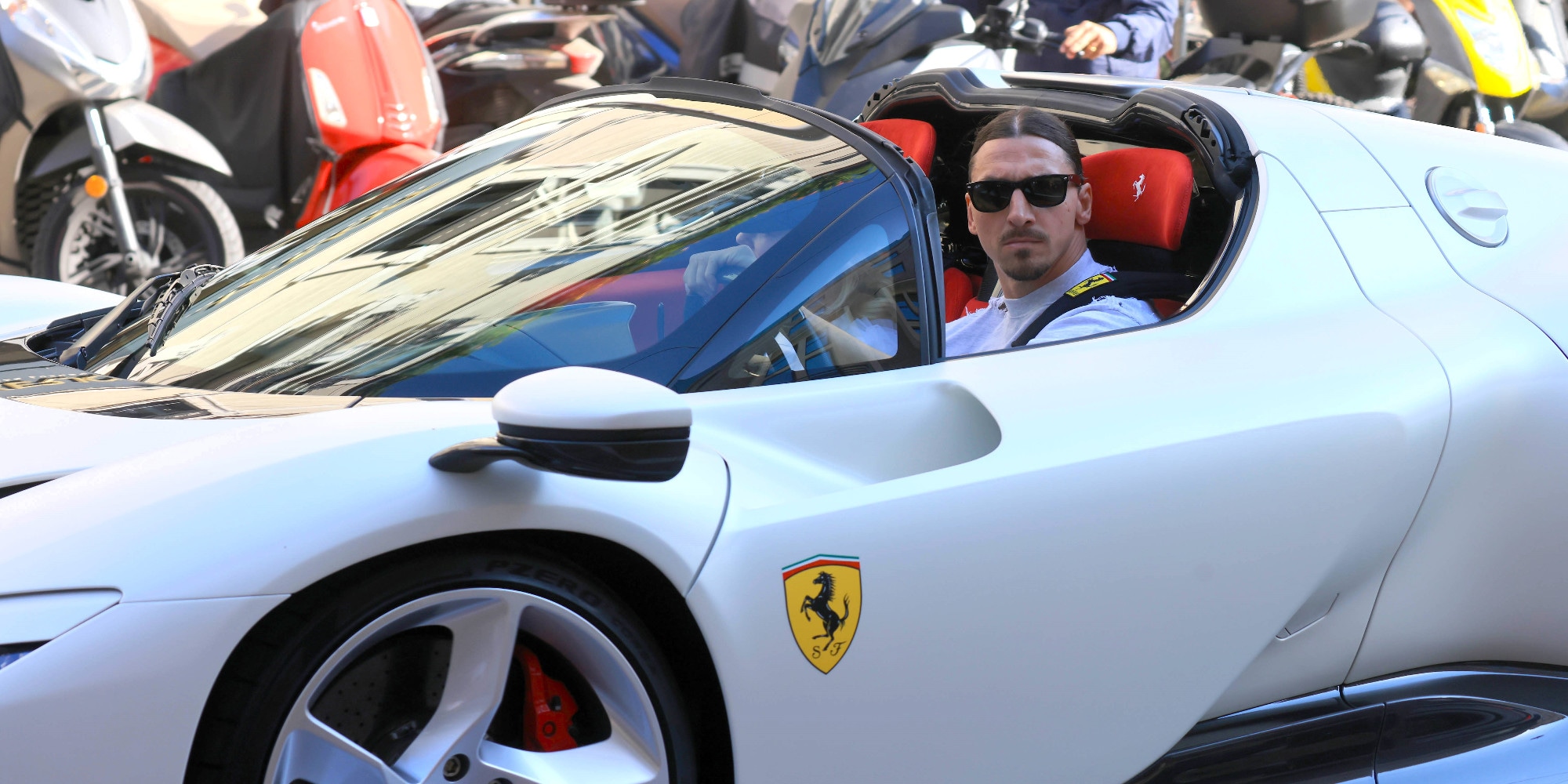 Zlatan Ibrahimovic, passione rossa: le Ferrari del campione | Auto.it