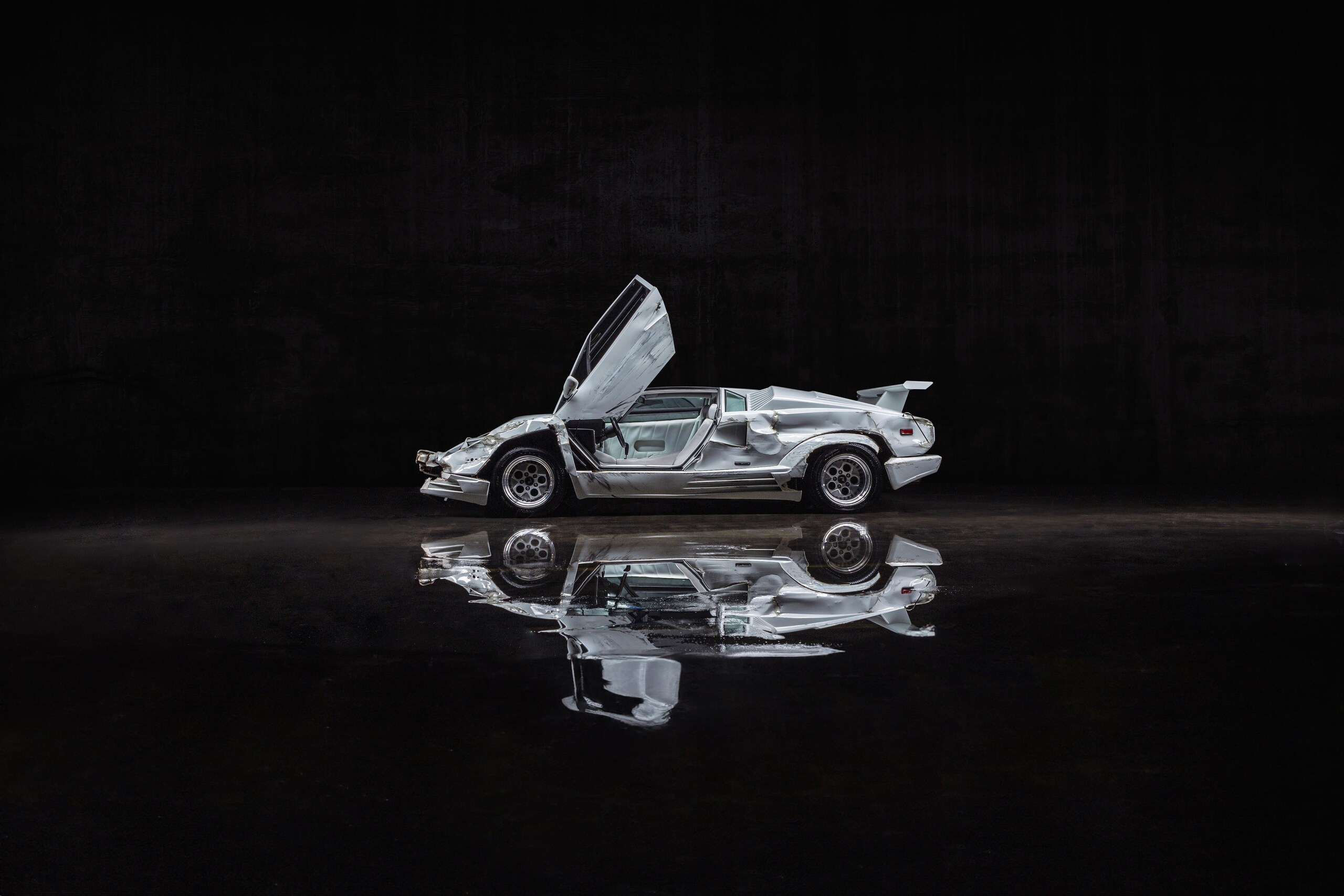 La Lamborghini Countach 25° Anniversario distrutta da Leonardo DiCaprio ...