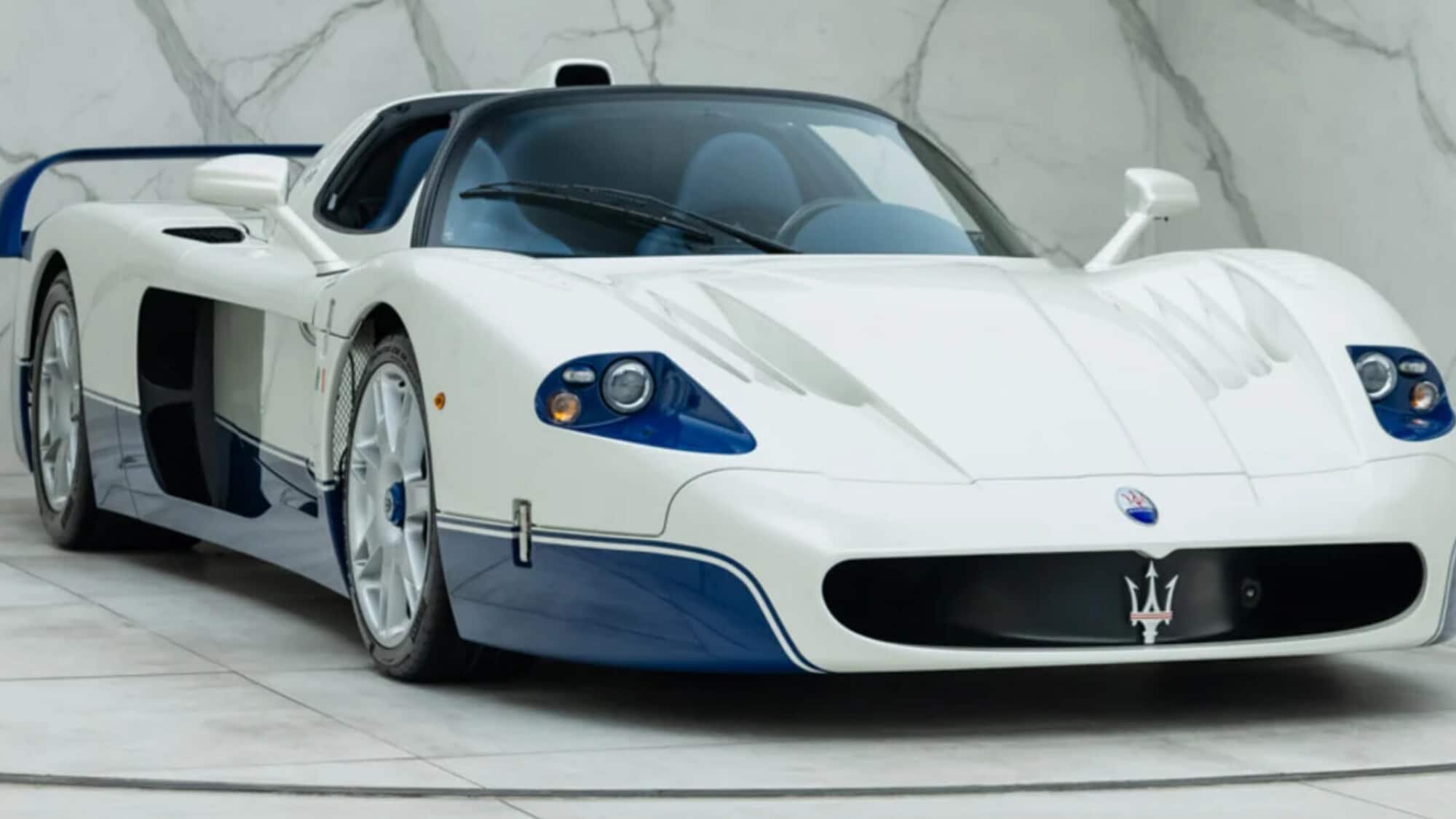Maserati MC12 e Ferrari Enzo, all'asta due esemplari mai utilizzati ...