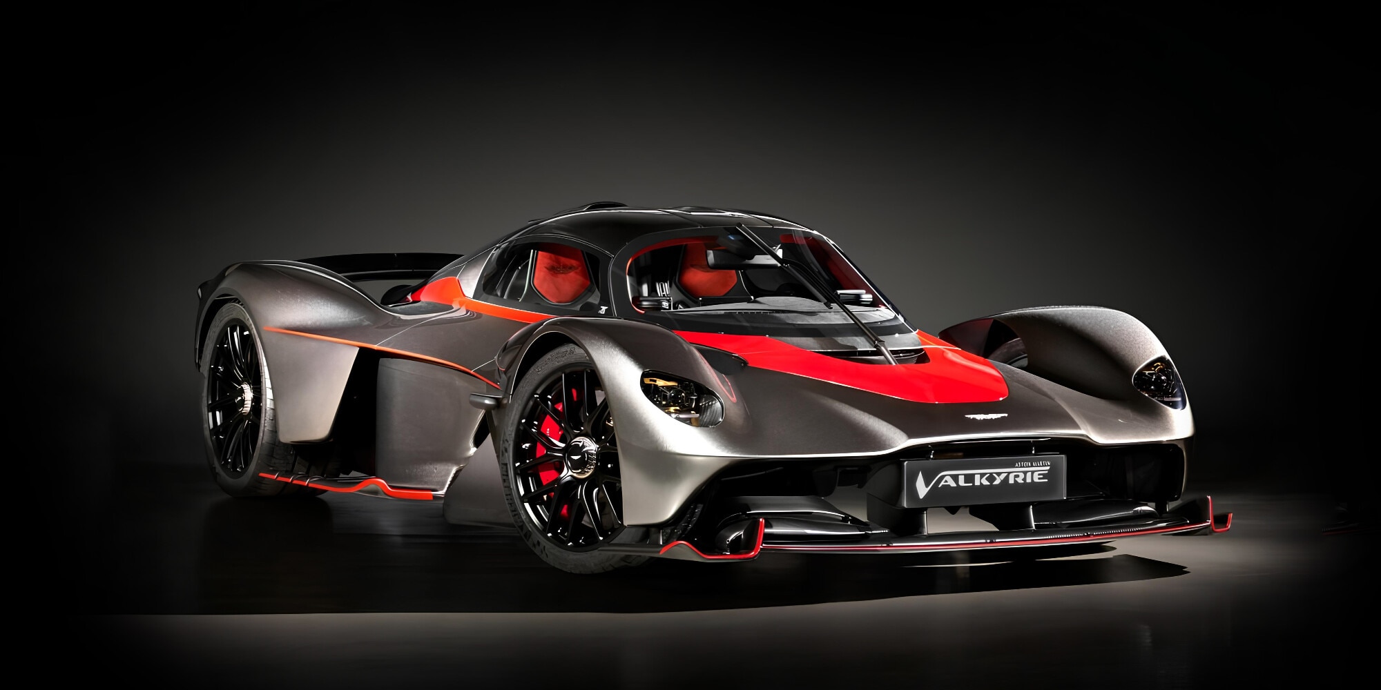 Aston Martin Valkyrie all'asta: il prezzo astronomico è vicino ai 3 ...