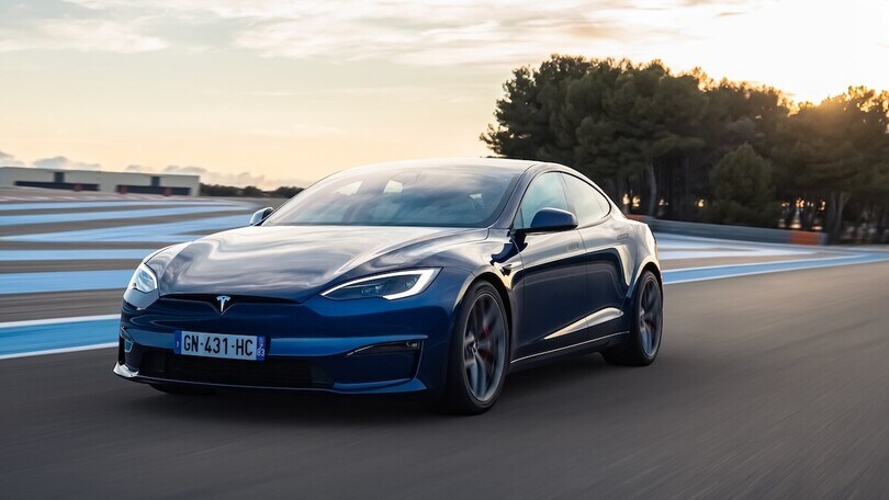 Modello Tesla Model Y 2025: guida completa a prezzi, versioni e ...