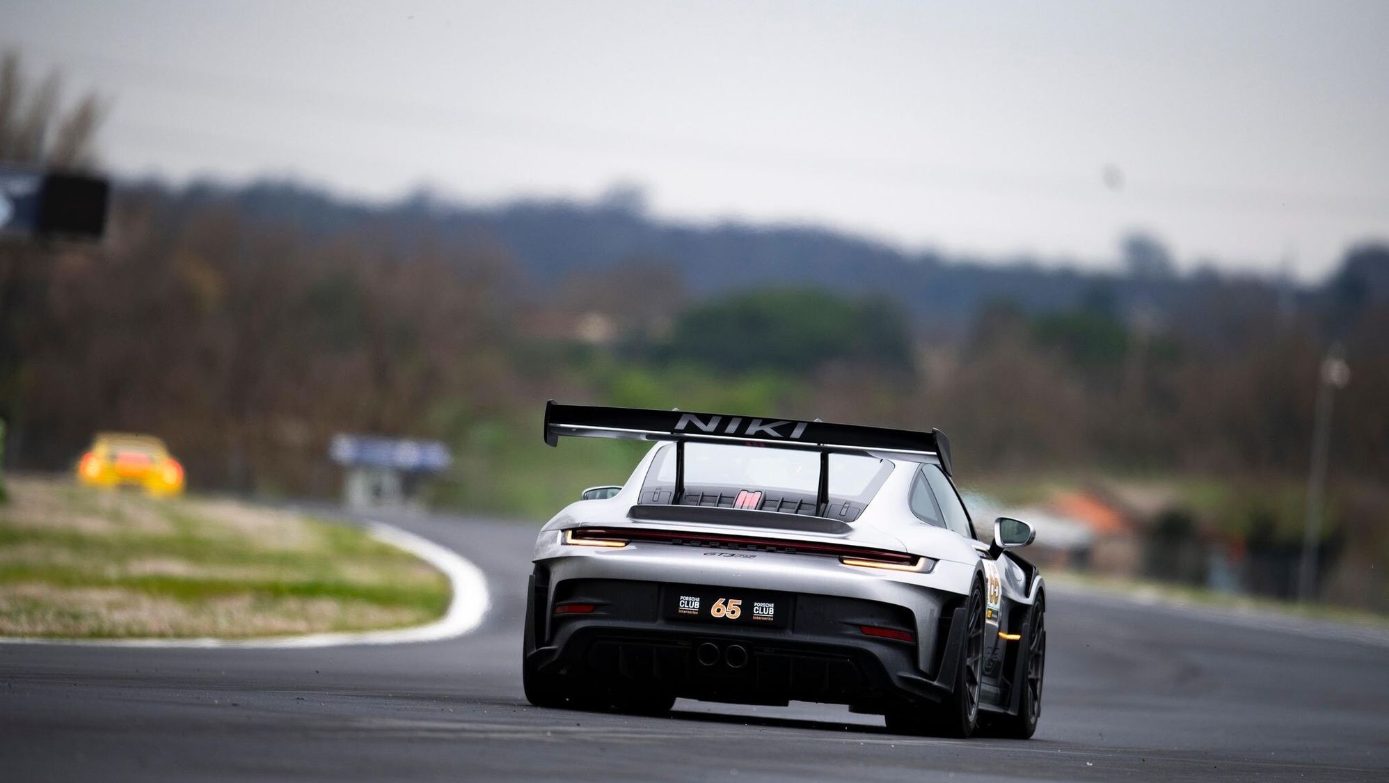 Porsche Club Interseries 2025: emozioni ed esclusività in pista | Auto.it