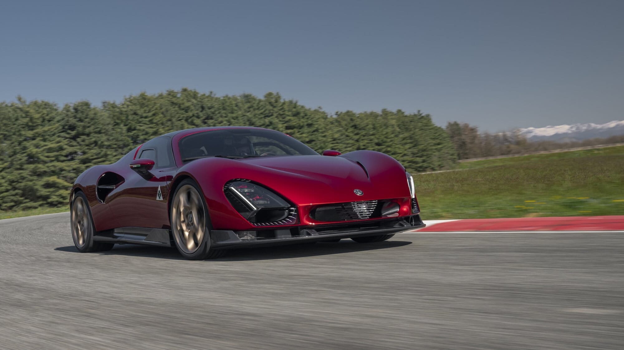 Alfa Romeo 33 Stradale, l'adrenalina pura del Biscione