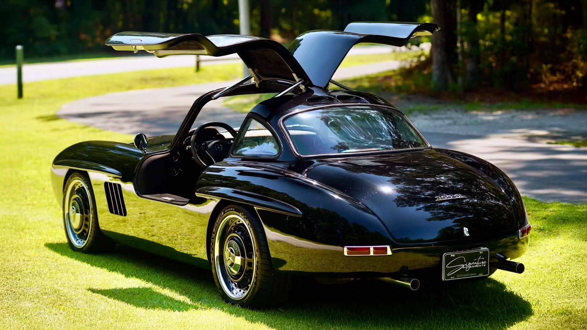 Signature 355 SL, il restomod celebra la Mercedes 300 SL “Gullwing ...