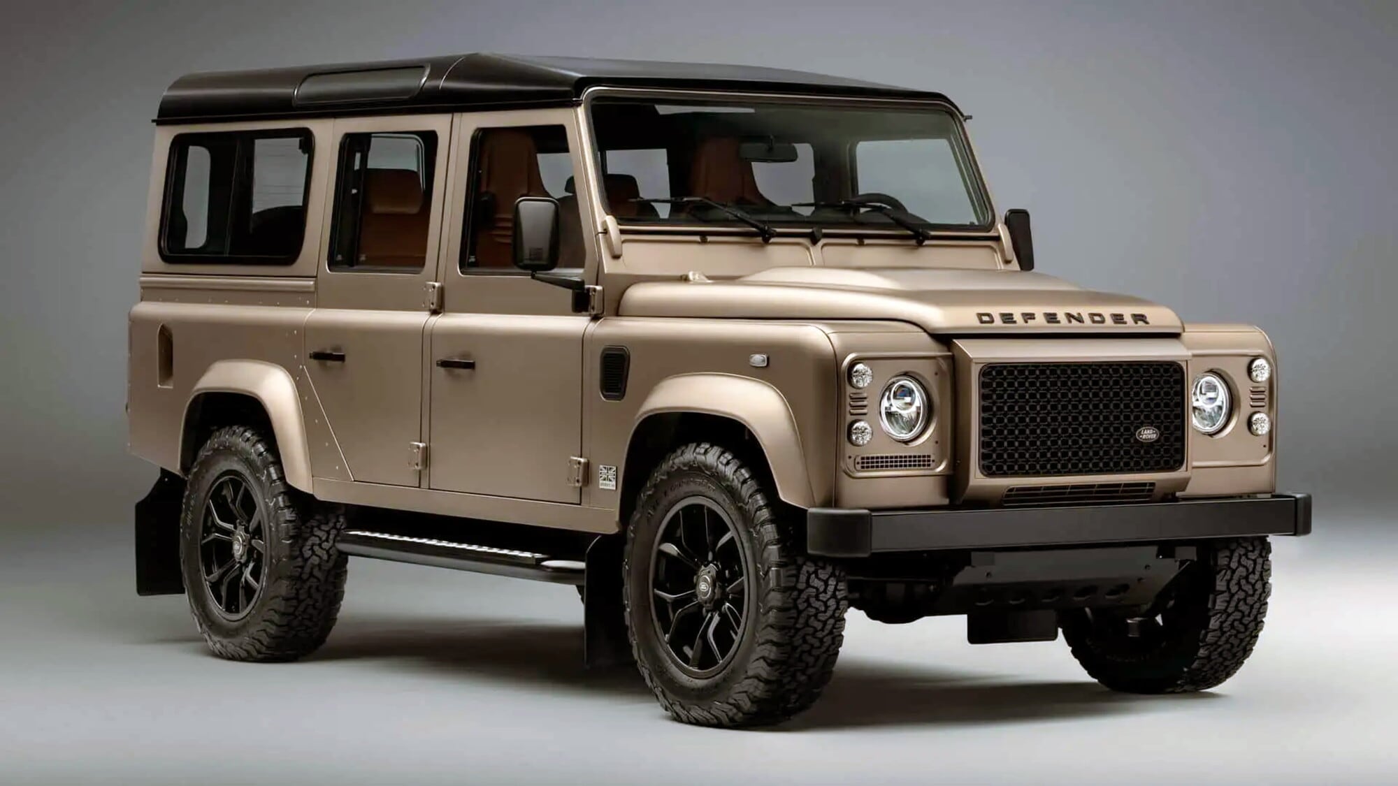 Land Rover Defender V8 Classic, nuove livree OCTA per l'icona offroad ...