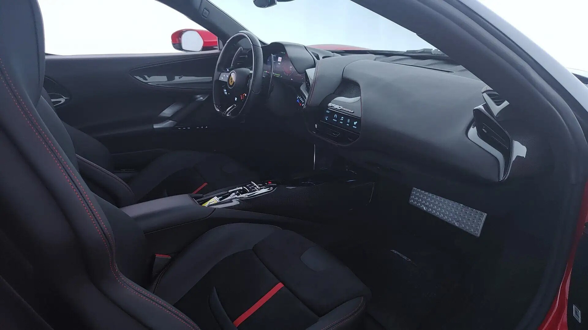 Ferrari SF90 Stradale, in vendita quella appartenuta a Sainz | Auto.it