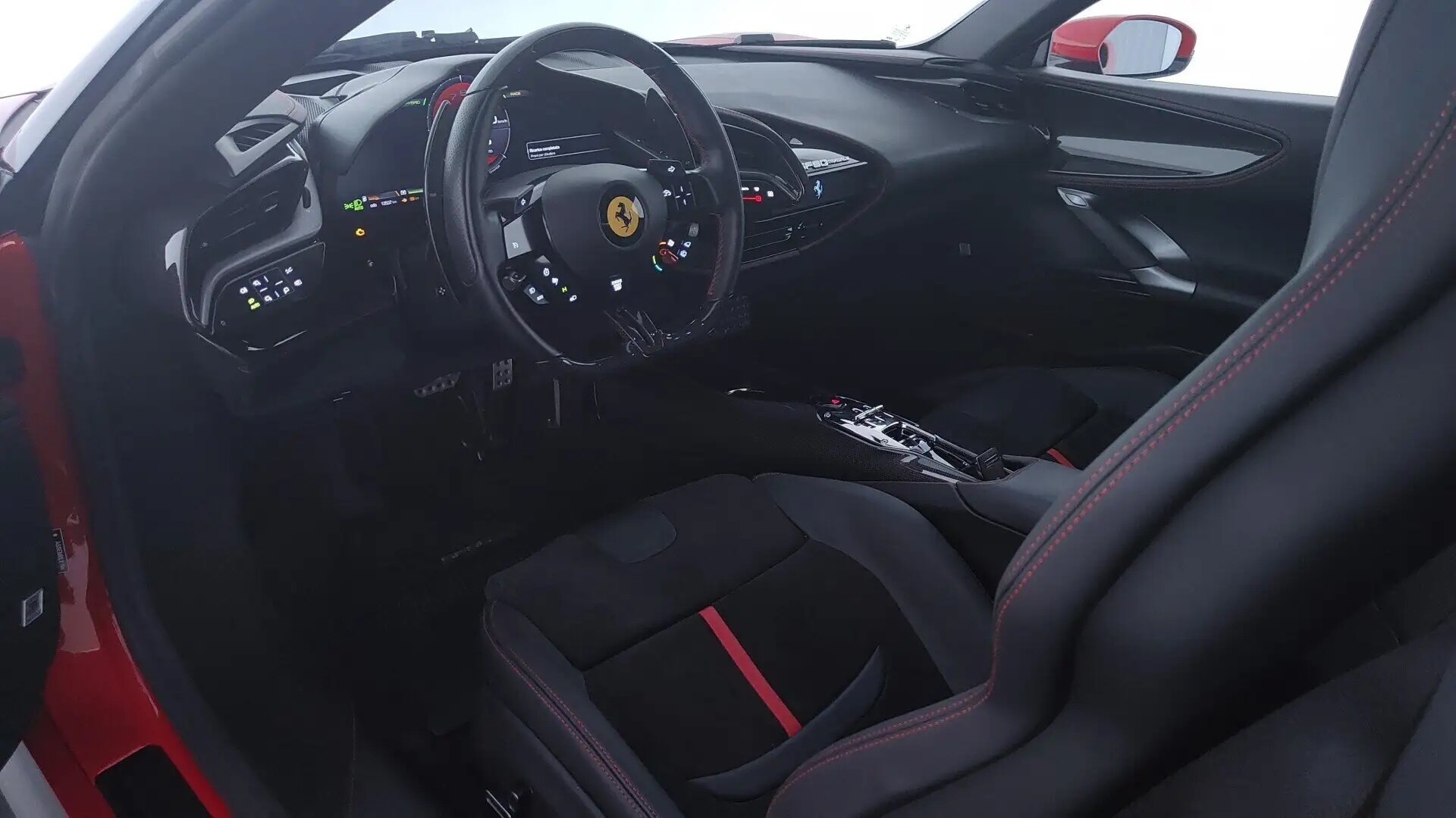 Ferrari SF90 Stradale, in vendita quella appartenuta a Sainz | Auto.it