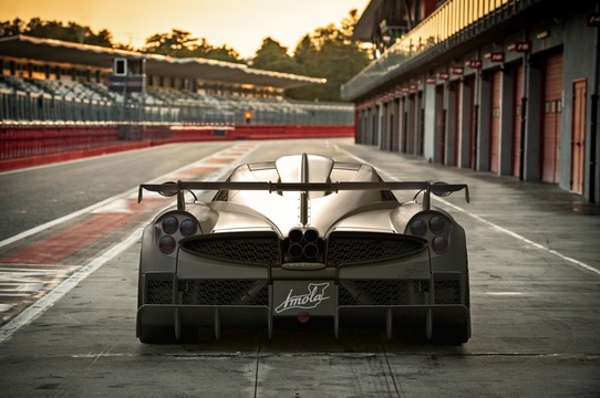 Pagani, nuova hypercar in vista: è la Imola Roadster? | Auto.it
