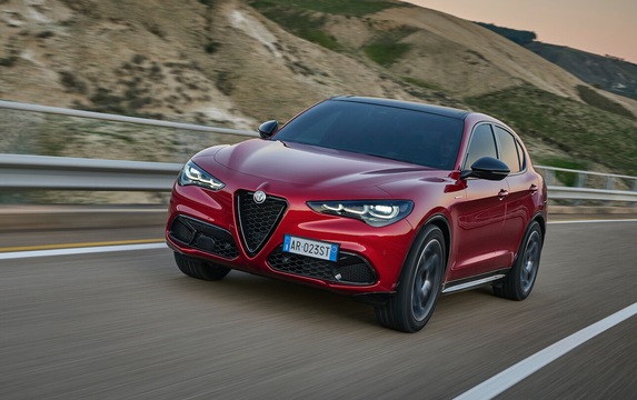Alfa Romeo Giulia e Stelvio alla prova dell'ultimo restyling | Auto.it