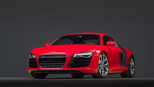 All'asta una rarissima Audi R8 "rossa brillante" con cambio manuale ...