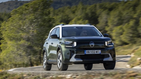 Citroën C3 Aircross 2025, prova del B-Suv elettrico e ibrido | Auto.it