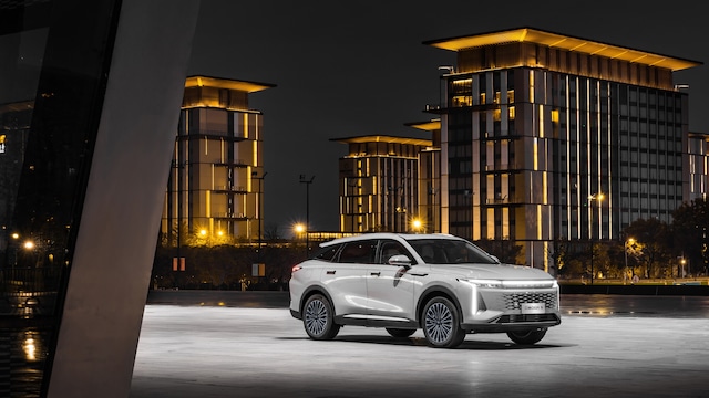 Omoda 9 SHS, l'ibrido super da oltre 1.000 km di autonomia