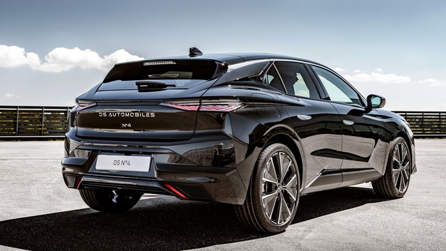 DS N°4, anteprima della hatchback premium francese