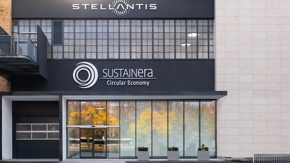 Stellantis apre il primo Hub di Economia Circolare SUSTAINera | Auto.it